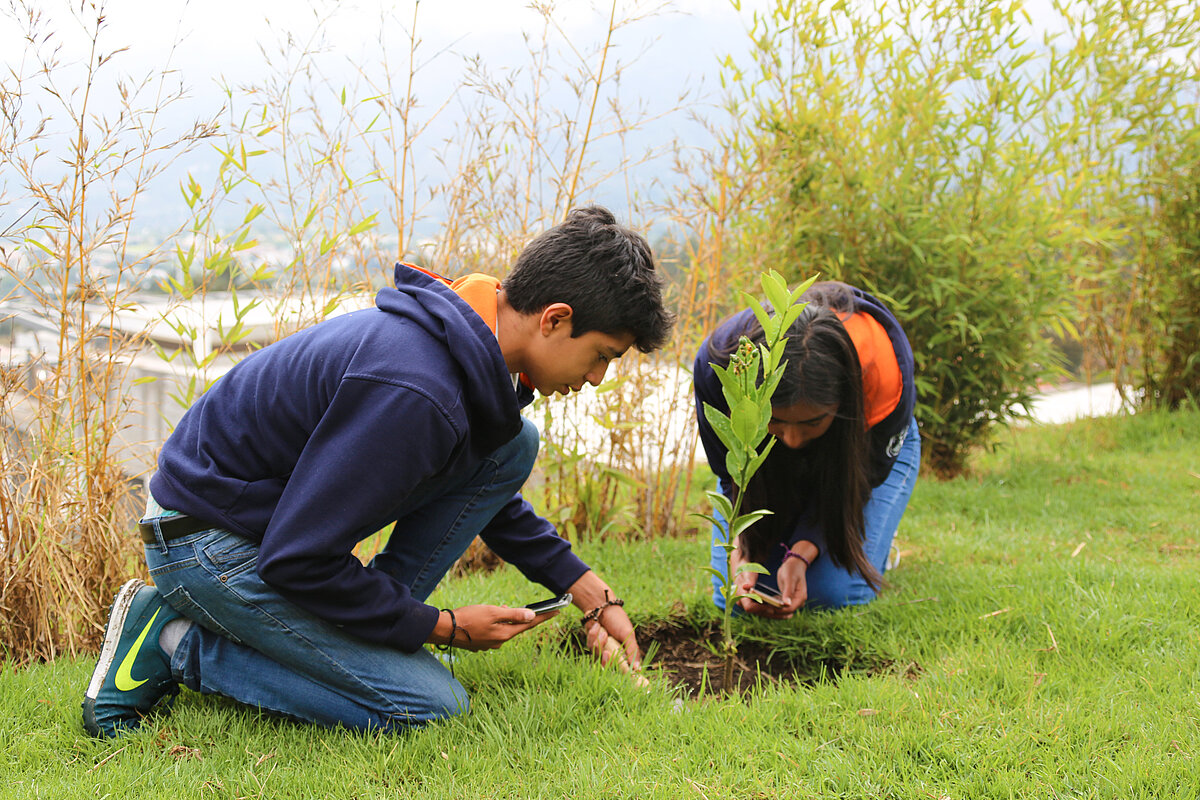 Inspiring Youth to Protect Biodiversity in Ecuador | Internationale ...