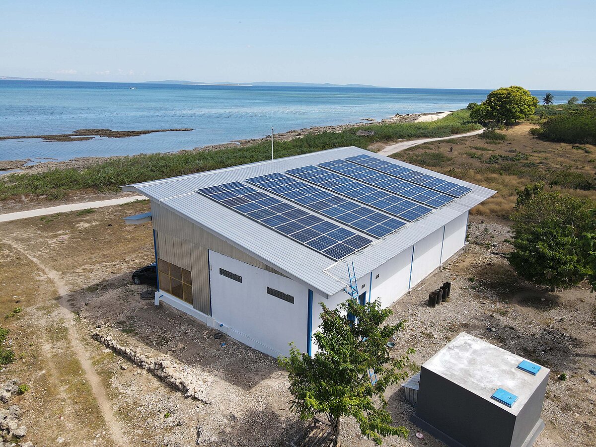 Supporting local fisheries with solar energy | Internationale ...
